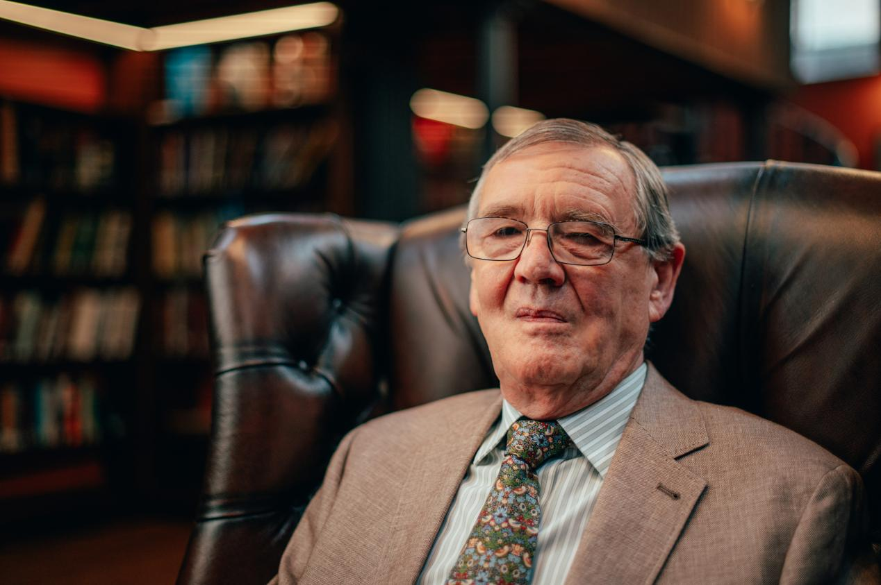 “现代光疗之父”迈克尔·哈姆布林：全球光疗领域开拓者-大河网